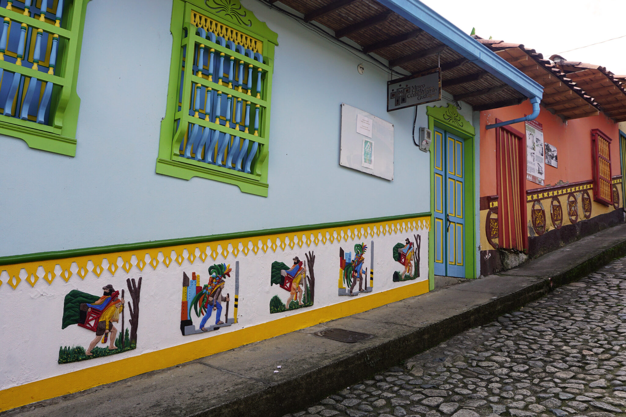 Guatapé Free Walking Tour - Te contamos nuestra historia local
